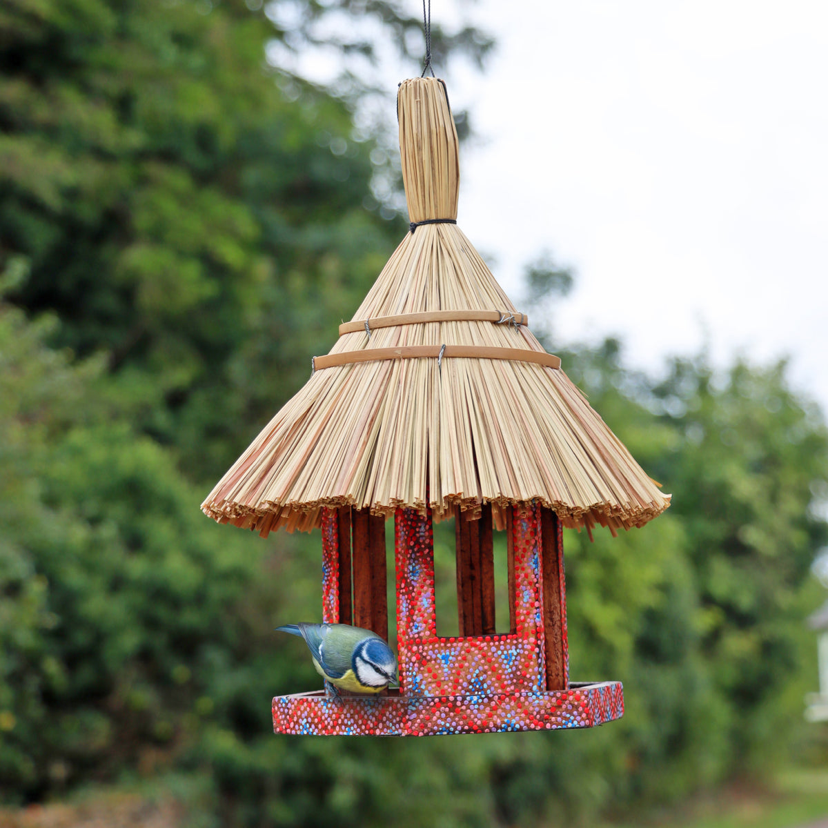 Artisan Hexagonal Thatched Bird Table – Red | The Wildlife Community